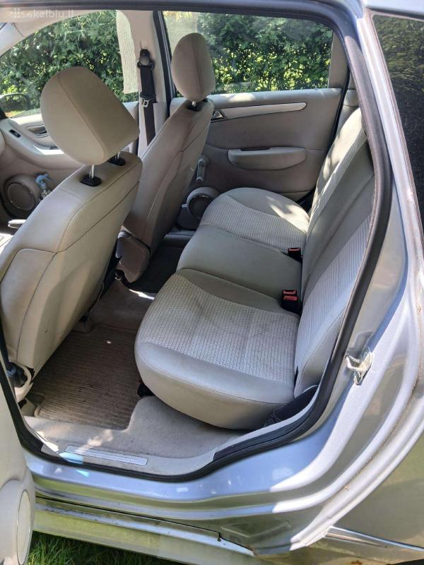 Blue Mercedes-Benz B 180 2005 in Vilnius, with an engine capacity of 2.00 L and mileage of 172 thousand km for 1000 €, photo 7 on AUTOMOTO.COM.LV