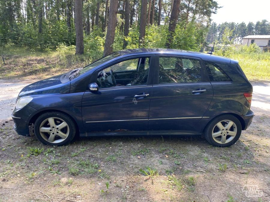 Blue Mercedes-Benz B 180 2005 in Vilnius, with an engine capacity of 2.00 L and mileage of 339 thousand km for 500 €, photo 1 on AUTOMOTO.COM.LV