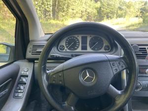 Blue Mercedes-Benz B 180 2005 in Vilnius, with an engine capacity of 2.00 L and mileage of 339 thousand km for 500 €, photo 9 on AUTOMOTO.COM.LV