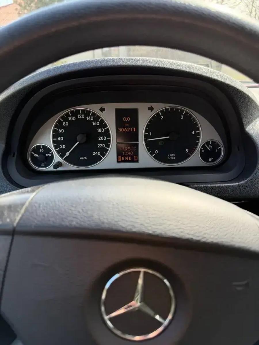 Brūns Mercedes-Benz B 180 2006 Ventspils, ar dzinēja tilpumu 2.00 L un nobraukumu 306 tūkst. km par 1590 €, foto 10 vietnē AUTOMOTO.COM.LV