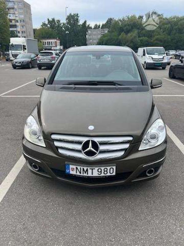 Brown Mercedes-Benz B 180 2009 in Vilnius, with an engine capacity of 2.03 L and mileage of 220 thousand km for 3650 €, photo 2 on AUTOMOTO.COM.LV