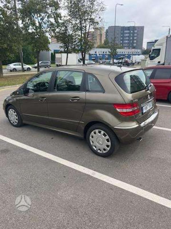Brown Mercedes-Benz B 180 2009 in Vilnius, with an engine capacity of 2.03 L and mileage of 220 thousand km for 3650 €, photo 6 on AUTOMOTO.COM.LV