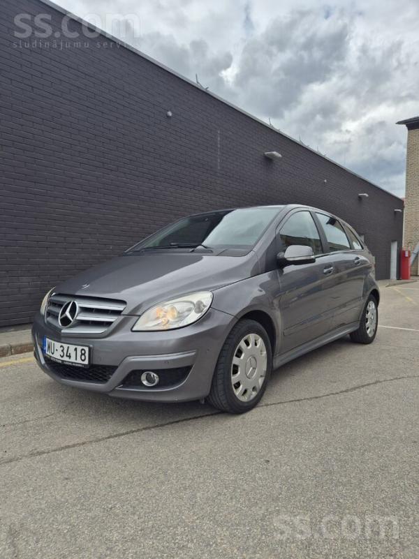 Brown Mercedes-Benz B 180 2010 in Cesis, with an engine capacity of 2.00 L and mileage of 455 thousand km for 3350 €, photo 1 on AUTOMOTO.COM.LV