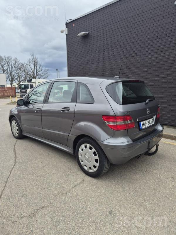 Brown Mercedes-Benz B 180 2010 in Cesis, with an engine capacity of 2.00 L and mileage of 455 thousand km for 3350 €, photo 2 on AUTOMOTO.COM.LV