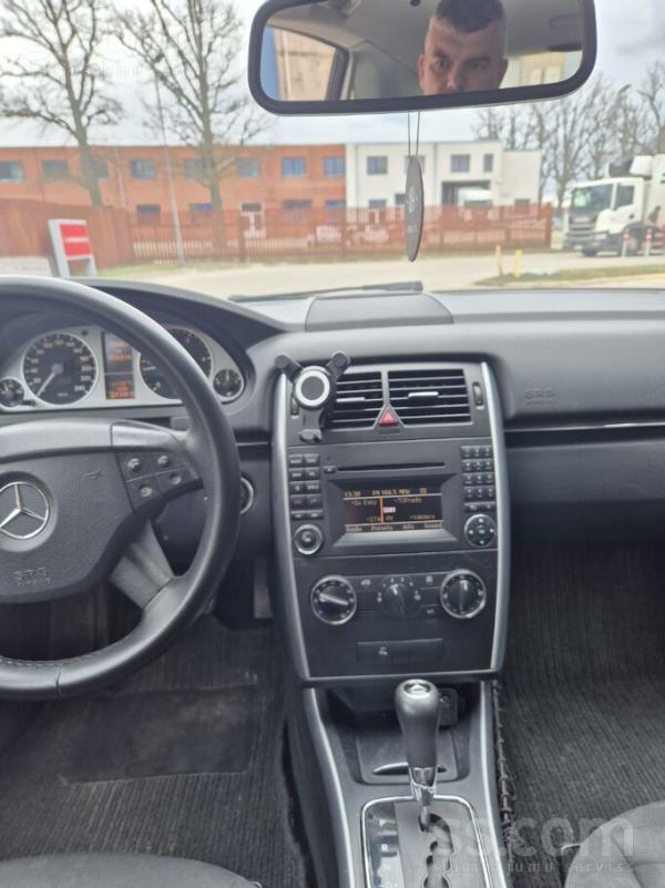 Brown Mercedes-Benz B 180 2010 in Cesis, with an engine capacity of 2.00 L and mileage of 455 thousand km for 3350 €, photo 5 on AUTOMOTO.COM.LV