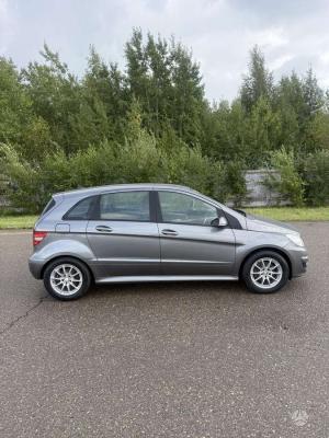 Brūns Mercedes-Benz B 180 2011 Šauļi, ar dzinēja tilpumu 2.00 L un nobraukumu 195 tūkst. km par 4300 €, foto 5 vietnē AUTOMOTO.COM.LV