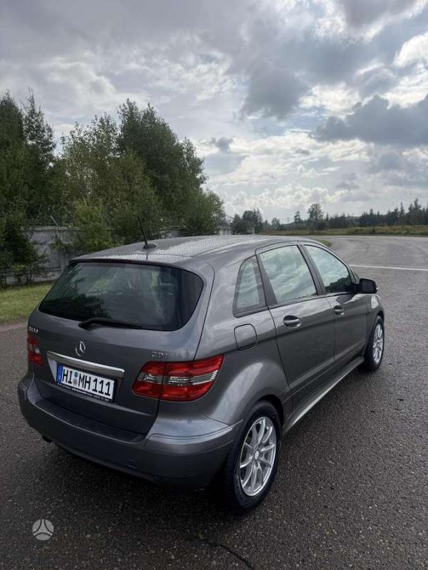 Brown Mercedes-Benz B 180 2011 in Siauliai, with an engine capacity of 2.00 L and mileage of 195 thousand km for 4300 €, photo 5 on AUTOMOTO.COM.LV