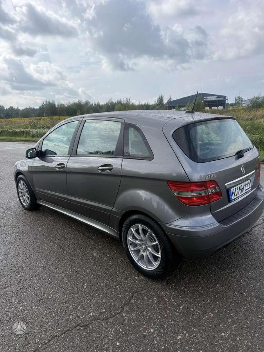 Brūns Mercedes-Benz B 180 2011 Šauļi, ar dzinēja tilpumu 2.00 L un nobraukumu 195 tūkst. km par 4300 €, foto 8 vietnē AUTOMOTO.COM.LV