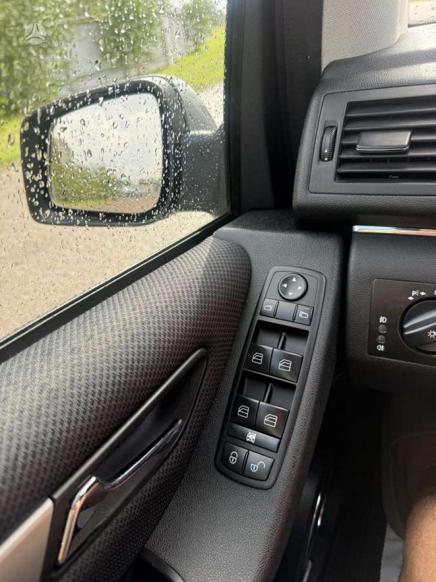 Brūns Mercedes-Benz B 180 2011 Šauļi, ar dzinēja tilpumu 2.00 L un nobraukumu 195 tūkst. km par 4300 €, foto 11 vietnē AUTOMOTO.COM.LV