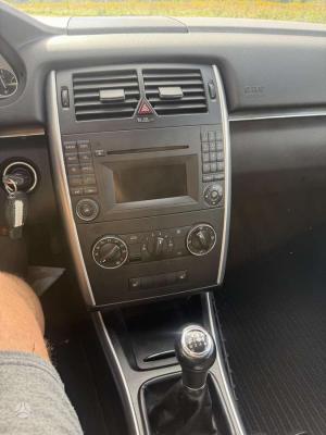 Brūns Mercedes-Benz B 180 2011 Šauļi, ar dzinēja tilpumu 2.00 L un nobraukumu 195 tūkst. km par 4300 €, foto 12 vietnē AUTOMOTO.COM.LV