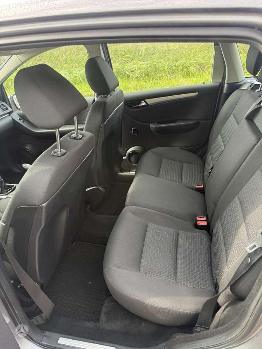 Brūns Mercedes-Benz B 180 2011 Šauļi, ar dzinēja tilpumu 2.00 L un nobraukumu 195 tūkst. km par 4300 €, foto 14 vietnē AUTOMOTO.COM.LV