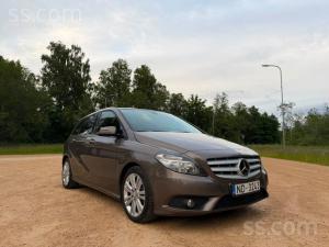 Brūns Mercedes-Benz B 180 2012 Rīga, ar dzinēja tilpumu 1.80 L un nobraukumu 245 tūkst. km par 6200 €, foto  vietnē AUTOMOTO.COM.LV