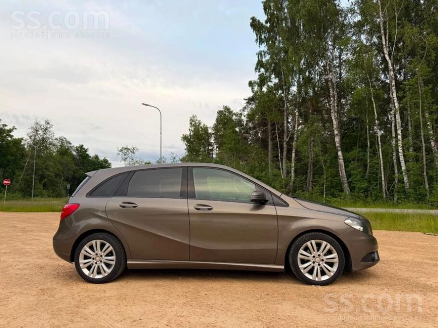 Brūns Mercedes-Benz B 180 2012 Rīga, ar dzinēja tilpumu 1.80 L un nobraukumu 245 tūkst. km par 6200 €, foto 3 vietnē AUTOMOTO.COM.LV