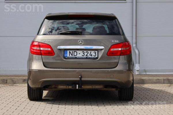 Brūns Mercedes-Benz B 180 2012 Rīga, ar dzinēja tilpumu 1.80 L un nobraukumu 0 tūkst. km par 5495 €, foto 6 vietnē AUTOMOTO.COM.LV