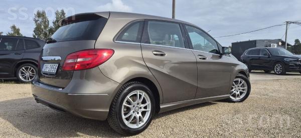 Brūns Mercedes-Benz B 180 2012 Rīga, ar dzinēja tilpumu 1.60 L un nobraukumu 0 tūkst. km par 5900 €, foto 6 vietnē AUTOMOTO.COM.LV