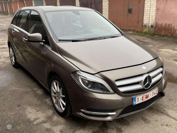 Brown Mercedes-Benz B 180 2013 in Kaunas, with an engine capacity of 1.80 L and mileage of 230 thousand km for 6750 €, photo 1 on AUTOMOTO.COM.LV