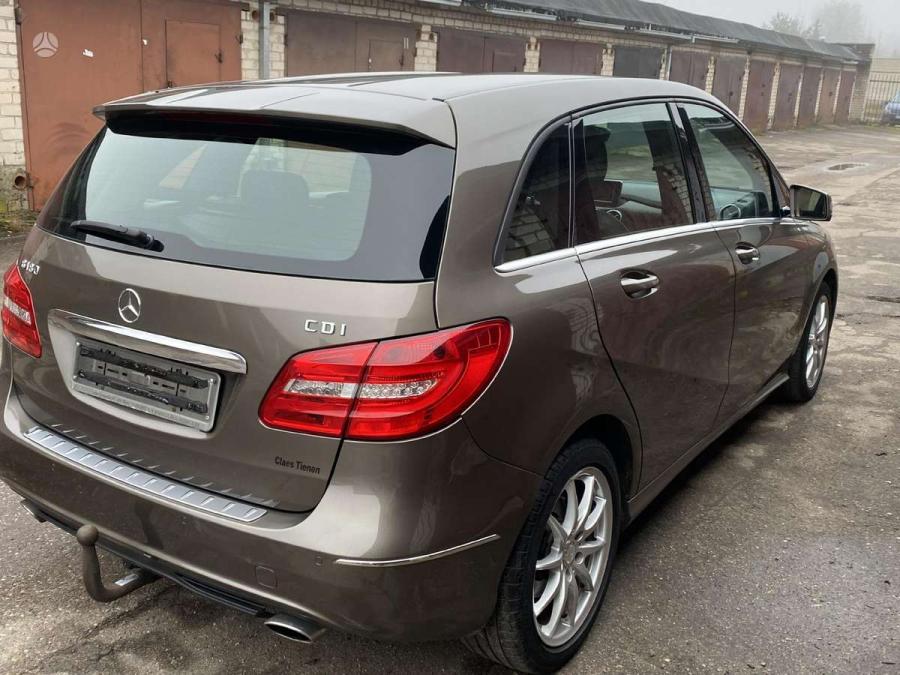 Brown Mercedes-Benz B 180 2013 in Kaunas, with an engine capacity of 1.80 L and mileage of 230 thousand km for 6750 €, photo 4 on AUTOMOTO.COM.LV