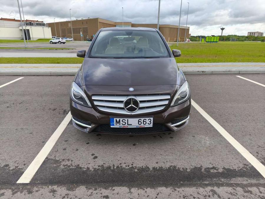 Brown Mercedes-Benz B 180 2014 in Klaipeda, with an engine capacity of 1.50 L and mileage of 239 thousand km for 7350 €, photo 3 on AUTOMOTO.COM.LV