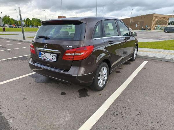 Brown Mercedes-Benz B 180 2014 in Klaipeda, with an engine capacity of 1.50 L and mileage of 239 thousand km for 7350 €, photo 6 on AUTOMOTO.COM.LV