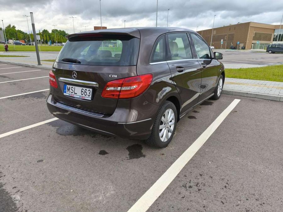 Brown Mercedes-Benz B 180 2014 in Klaipeda, with an engine capacity of 1.50 L and mileage of 239 thousand km for 7350 €, photo 7 on AUTOMOTO.COM.LV