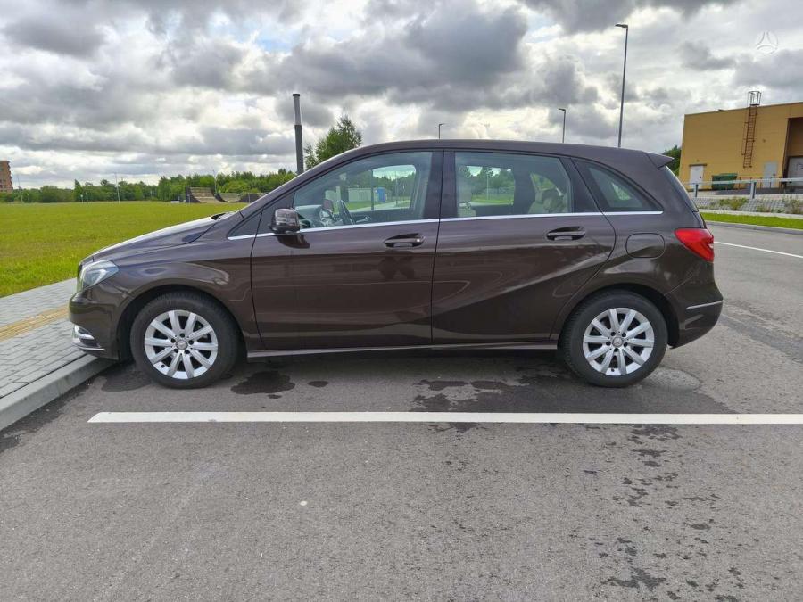 Brown Mercedes-Benz B 180 2014 in Klaipeda, with an engine capacity of 1.50 L and mileage of 239 thousand km for 7350 €, photo 8 on AUTOMOTO.COM.LV