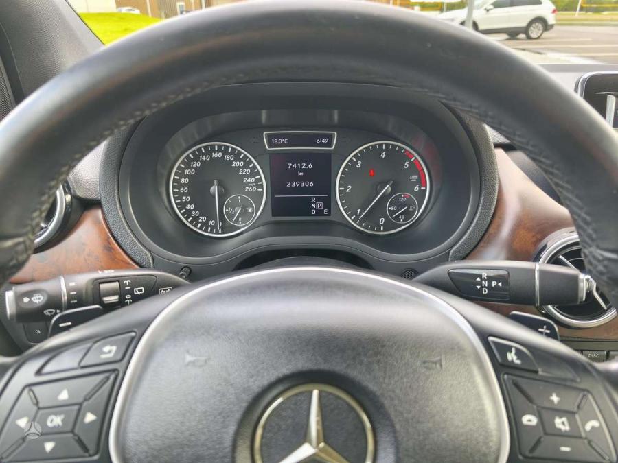 Brown Mercedes-Benz B 180 2014 in Klaipeda, with an engine capacity of 1.50 L and mileage of 239 thousand km for 7350 €, photo 11 on AUTOMOTO.COM.LV