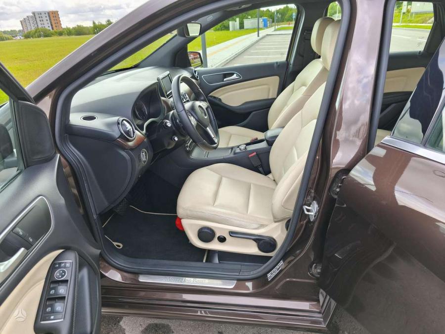 Brown Mercedes-Benz B 180 2014 in Klaipeda, with an engine capacity of 1.50 L and mileage of 239 thousand km for 7350 €, photo 15 on AUTOMOTO.COM.LV