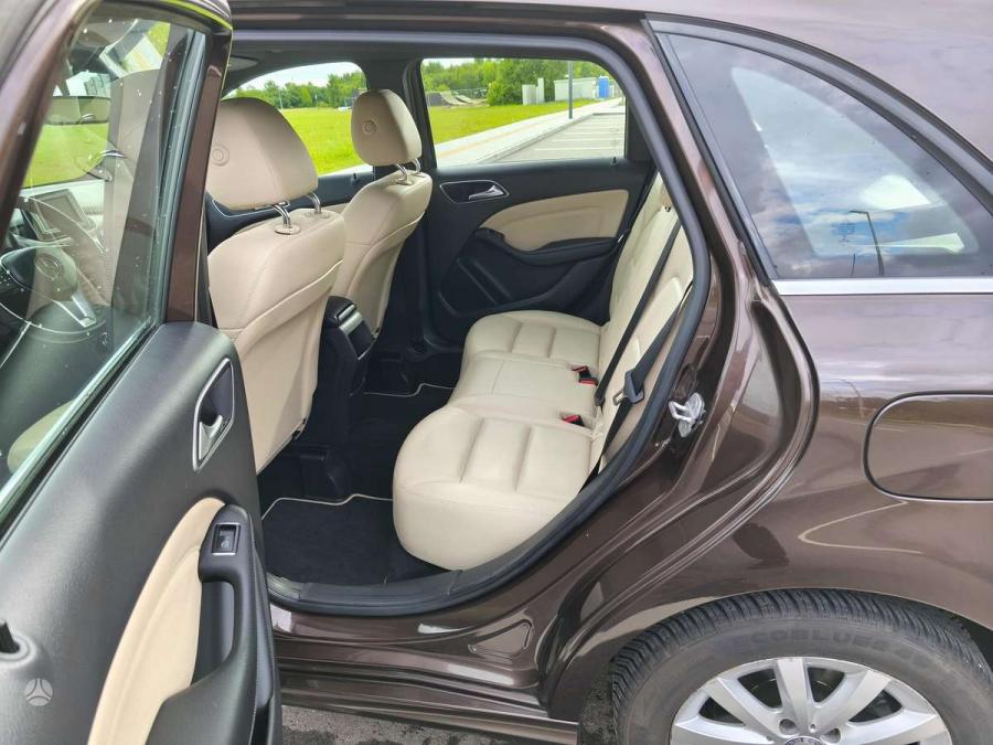 Brown Mercedes-Benz B 180 2014 in Klaipeda, with an engine capacity of 1.50 L and mileage of 239 thousand km for 7350 €, photo 16 on AUTOMOTO.COM.LV