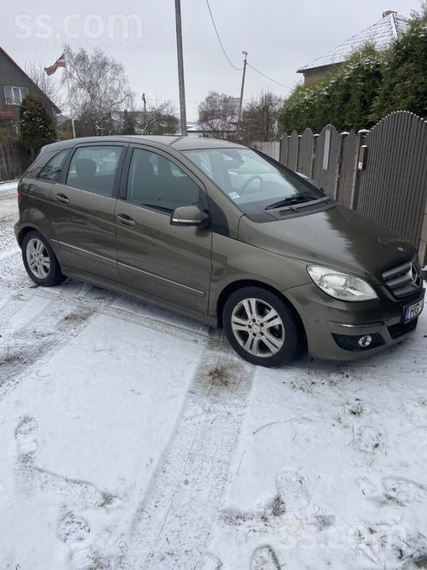 Brūns Mercedes-Benz B 180 2009 Rīga, ar dzinēja tilpumu 2.00 L un nobraukumu 174 tūkst. km par 3700 €, foto 2 vietnē AUTOMOTO.COM.LV