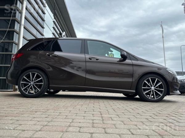 Brown Mercedes-Benz B 180 2015 in Riga, with an engine capacity of 1.50 L and mileage of 240 thousand km for 2000 €, photo 4 on AUTOMOTO.COM.LV
