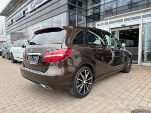 Brown Mercedes-Benz B 180 2015 in Riga, with an engine capacity of 1.50 L and mileage of 240 thousand km for 2000 €, photo 5 on AUTOMOTO.COM.LV