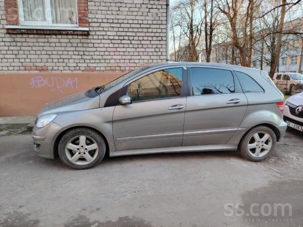 Pelēks Mercedes-Benz B 180 2005 Rīga, ar dzinēja tilpumu 1.80 L un nobraukumu 325 tūkst. km par 850 €, foto 1 vietnē AUTOMOTO.COM.LV