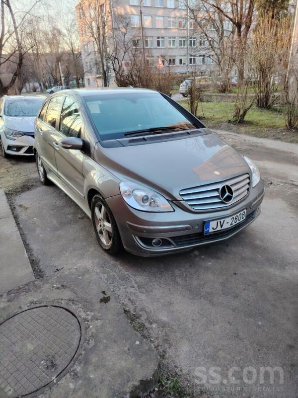 Pelēks Mercedes-Benz B 180 2005 Rīga, ar dzinēja tilpumu 1.80 L un nobraukumu 325 tūkst. km par 850 €, foto 2 vietnē AUTOMOTO.COM.LV