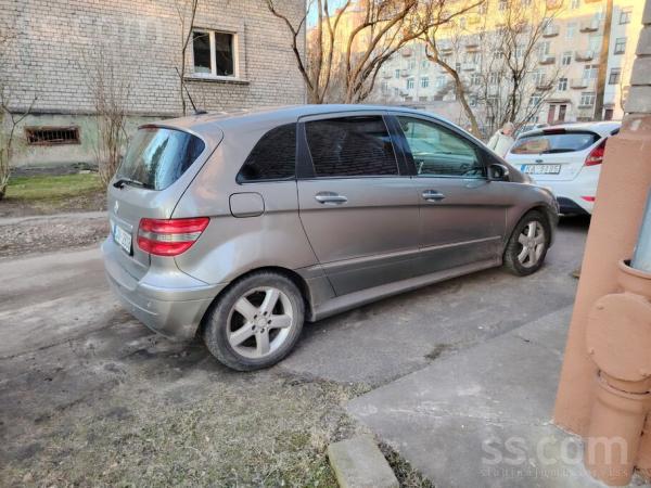 Pelēks Mercedes-Benz B 180 2005 Rīga, ar dzinēja tilpumu 1.80 L un nobraukumu 325 tūkst. km par 850 €, foto 3 vietnē AUTOMOTO.COM.LV