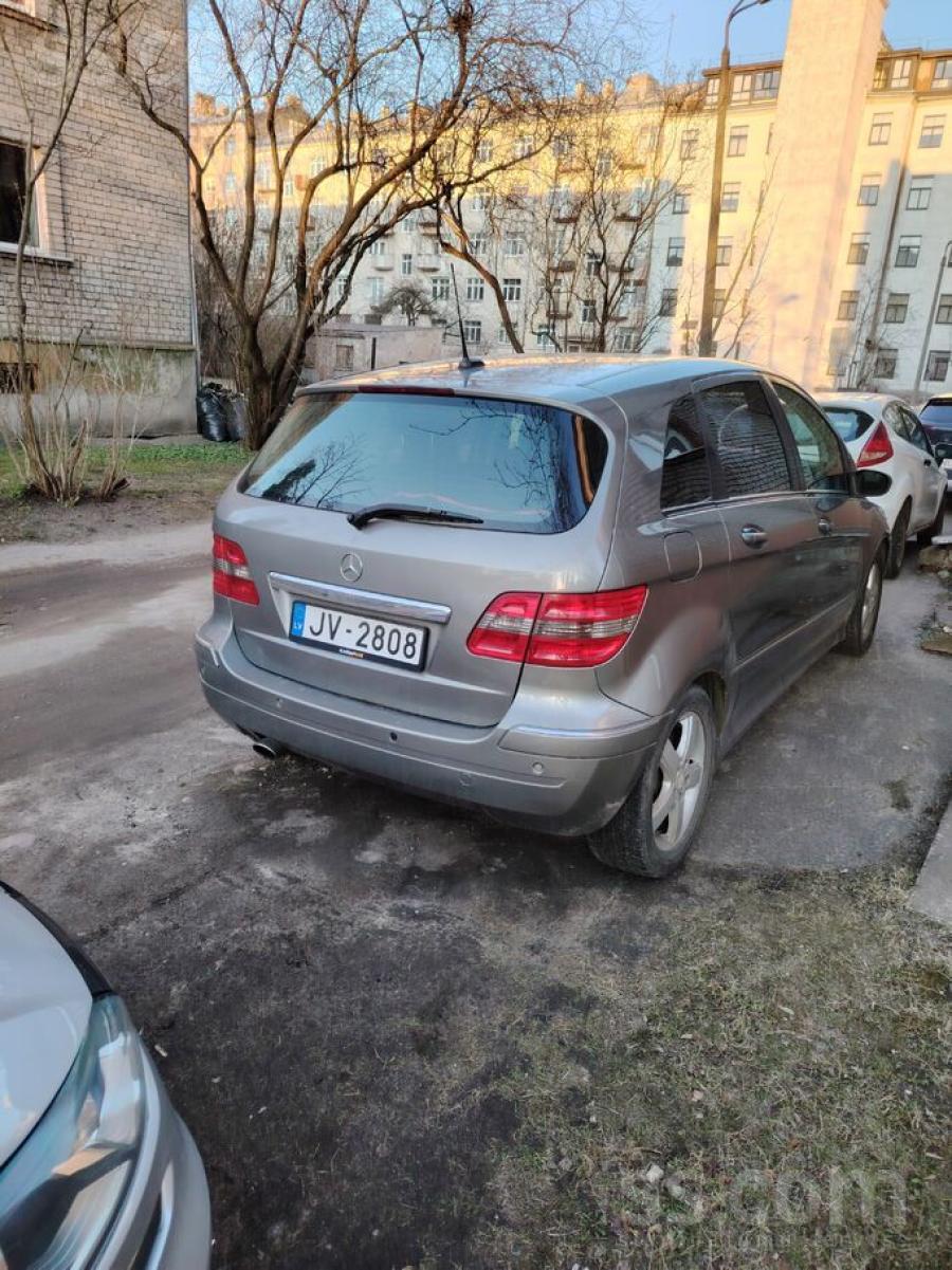 Pelēks Mercedes-Benz B 180 2005 Rīga, ar dzinēja tilpumu 1.80 L un nobraukumu 325 tūkst. km par 850 €, foto 5 vietnē AUTOMOTO.COM.LV