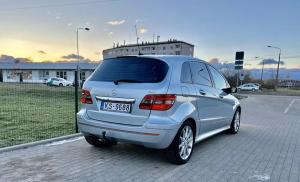 Pelēks Mercedes-Benz B 180 2005 Jelgava, ar dzinēja tilpumu 2.00 L un nobraukumu 174 tūkst. km par 3590 €, foto 6 vietnē AUTOMOTO.COM.LV