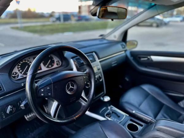 Pelēks Mercedes-Benz B 180 2005 Jelgava, ar dzinēja tilpumu 2.00 L un nobraukumu 174 tūkst. km par 3590 €, foto 10 vietnē AUTOMOTO.COM.LV