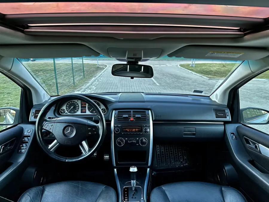 Pelēks Mercedes-Benz B 180 2005 Jelgava, ar dzinēja tilpumu 2.00 L un nobraukumu 174 tūkst. km par 3590 €, foto 12 vietnē AUTOMOTO.COM.LV