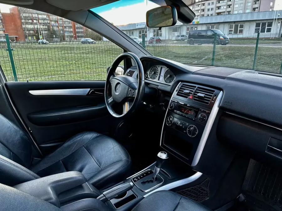 Pelēks Mercedes-Benz B 180 2005 Jelgava, ar dzinēja tilpumu 2.00 L un nobraukumu 174 tūkst. km par 3590 €, foto 14 vietnē AUTOMOTO.COM.LV
