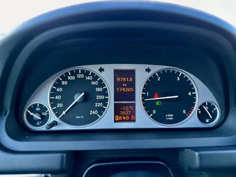 Pelēks Mercedes-Benz B 180 2005 Jelgava, ar dzinēja tilpumu 2.00 L un nobraukumu 174 tūkst. km par 3590 €, foto 17 vietnē AUTOMOTO.COM.LV