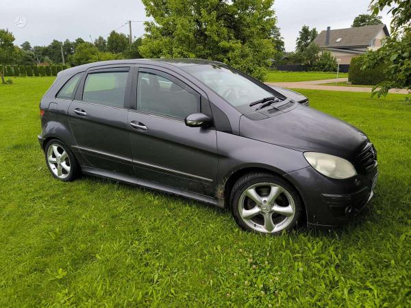 Pelēks Mercedes-Benz B 180 2005 Marijampole, ar dzinēja tilpumu 2.00 L un nobraukumu 380 tūkst. km par 950 €, foto 1 vietnē AUTOMOTO.COM.LV