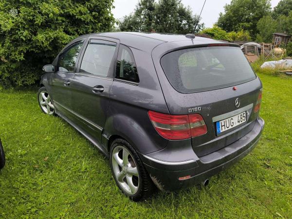 Pelēks Mercedes-Benz B 180 2005 Marijampole, ar dzinēja tilpumu 2.00 L un nobraukumu 380 tūkst. km par 950 €, foto 3 vietnē AUTOMOTO.COM.LV
