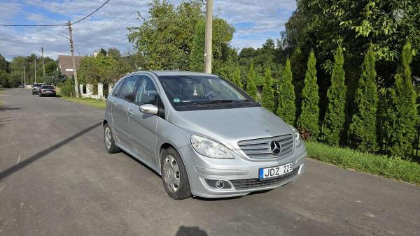 Pelēks Mercedes-Benz B 180 2005 Kauņa, ar dzinēja tilpumu 2.00 L un nobraukumu 250 tūkst. km par 1499 €, foto 2 vietnē AUTOMOTO.COM.LV