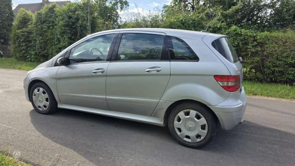 Pelēks Mercedes-Benz B 180 2005 Kauņa, ar dzinēja tilpumu 2.00 L un nobraukumu 250 tūkst. km par 1499 €, foto 6 vietnē AUTOMOTO.COM.LV