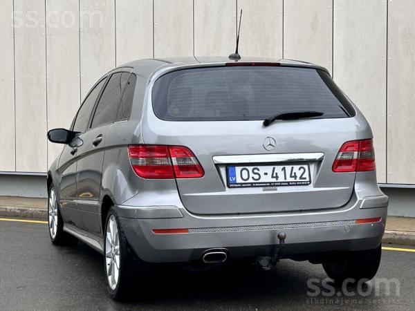 Мерседес Б 180 2005 в Рига на AUTOMOTO.COM.LV Серый Мерседес Б 180 2005 в Рига, объемом двигателя 2.00 л и пробегом 231 тыс. км за 1790 €, фото 4 на AUTOMOTO.COM.LV