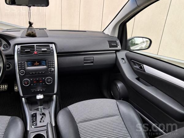 Мерседес Б 180 2005 в Рига на AUTOMOTO.COM.LV Серый Мерседес Б 180 2005 в Рига, объемом двигателя 2.00 л и пробегом 231 тыс. км за 1790 €, фото 10 на AUTOMOTO.COM.LV