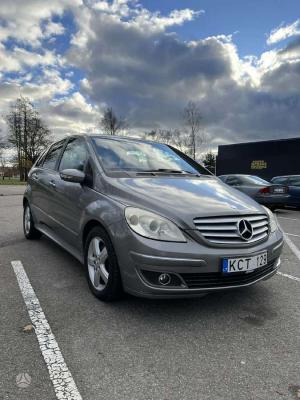 Pelēks Mercedes-Benz B 180 2006 Klaipėda, ar dzinēja tilpumu 1.99 L un nobraukumu 345 tūkst. km par 2500 €, foto  vietnē AUTOMOTO.COM.LV
