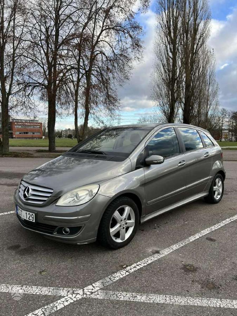 Pelēks Mercedes-Benz B 180 2006 Klaipėda, ar dzinēja tilpumu 1.99 L un nobraukumu 345 tūkst. km par 2500 €, foto 3 vietnē AUTOMOTO.COM.LV