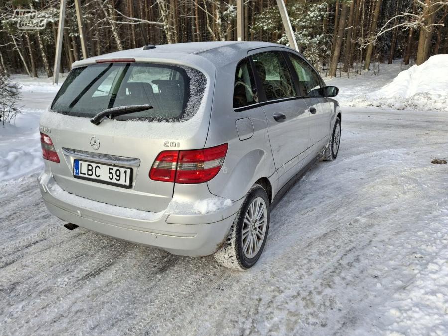 Pelēks Mercedes-Benz B 180 2006 Mažeikiai, ar dzinēja tilpumu 2.00 L un nobraukumu 266 tūkst. km par 1850 €, foto 3 vietnē AUTOMOTO.COM.LV