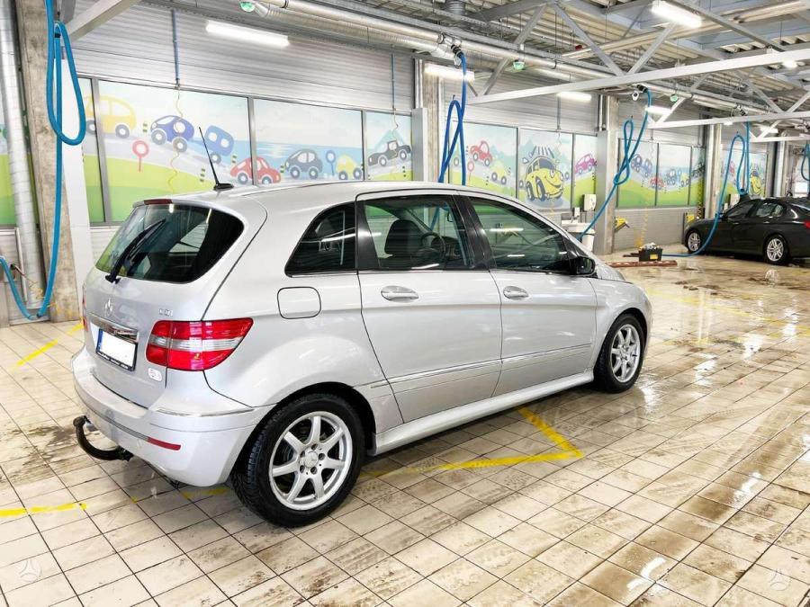 Pelēks Mercedes-Benz B 180 2006 Viļņa, ar dzinēja tilpumu 2.00 L un nobraukumu 258 tūkst. km par 2850 €, foto 1 vietnē AUTOMOTO.COM.LV